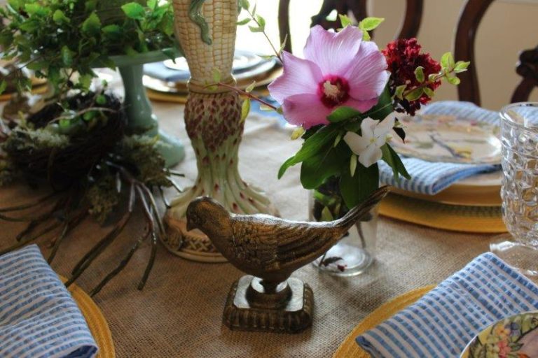 A BIRD INSPIRED TABLESCAPE - Belle Bleu Interiors