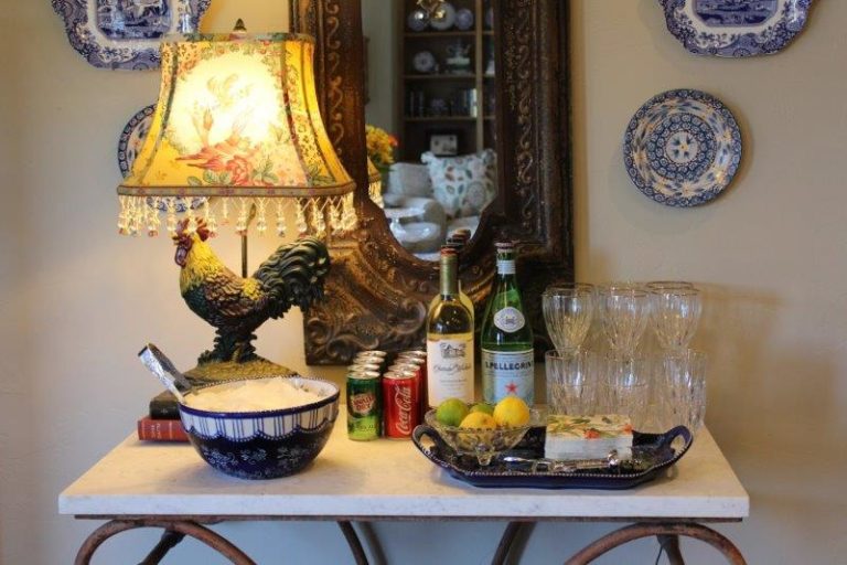 CREATING A BEAUTIFUL KITCHEN VIGNETTE - Belle Bleu Interiors