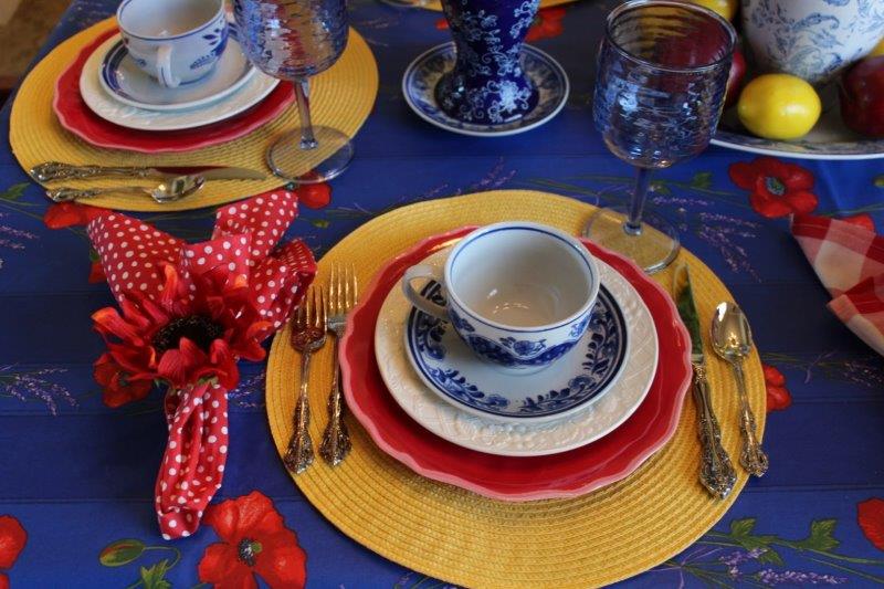 COLORFUL SUMMER TABLESCAPE - Belle Bleu Interiors