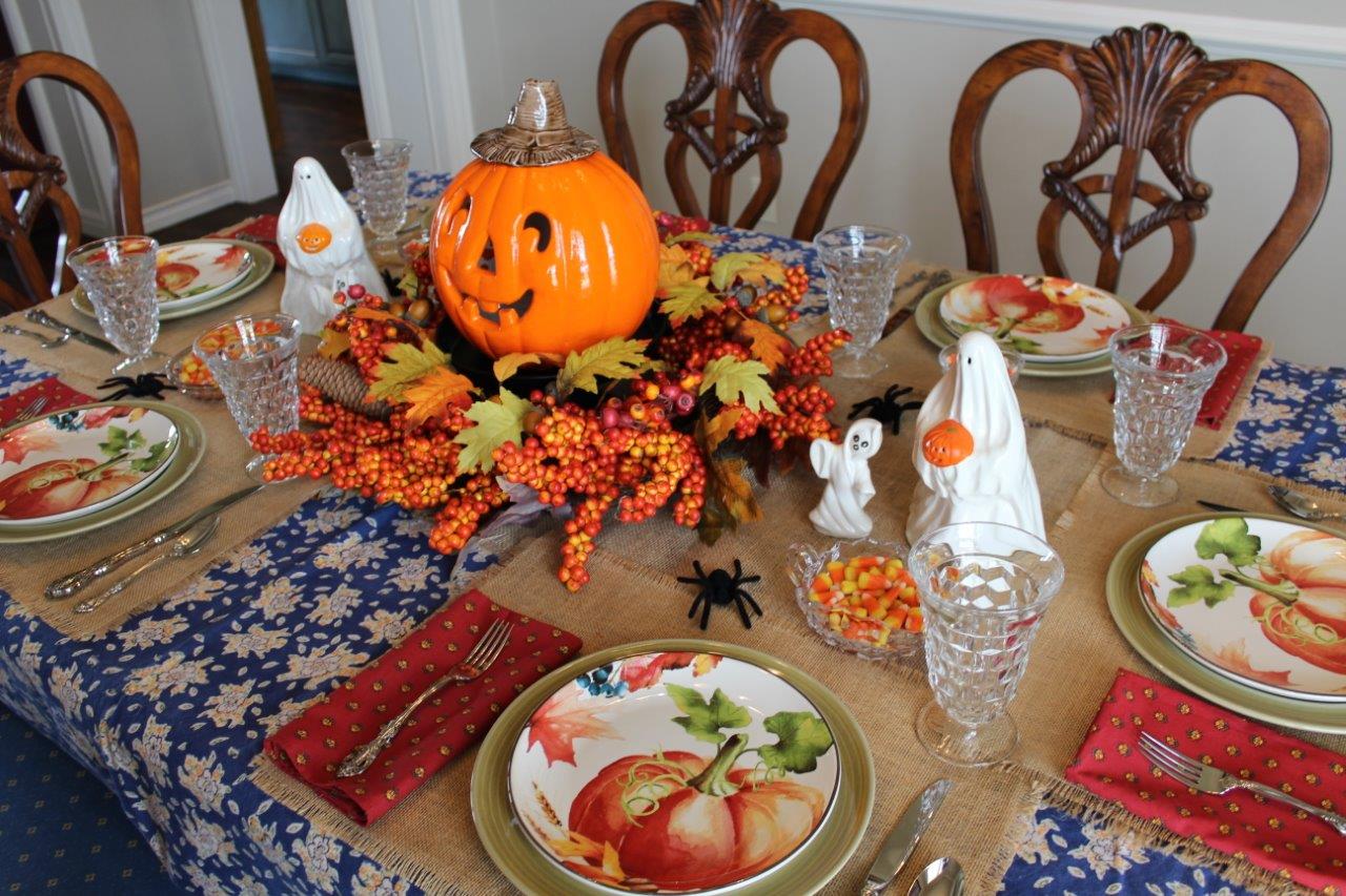 A SWEET AND SPOOKY HALLOWEEN TABLE - Belle Bleu Interiors
