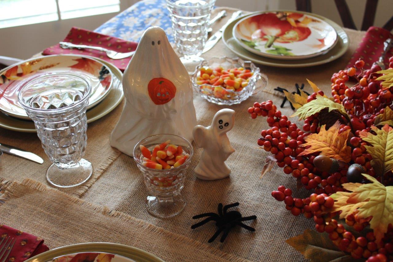 A SWEET AND SPOOKY HALLOWEEN TABLE - Belle Bleu Interiors