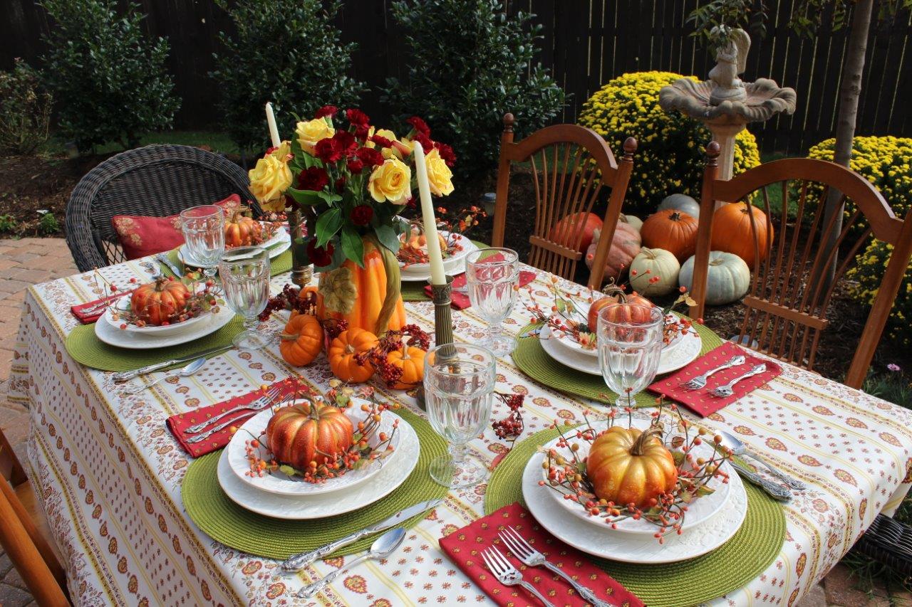 AN OUTDOOR AUTUMN TABLESCAPE - Belle Bleu Interiors