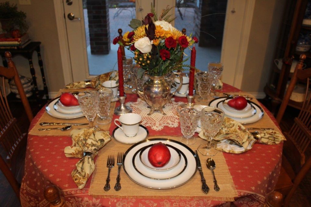 A ROMANTIC AUTUMN TABLESCAPE - Belle Bleu Interiors