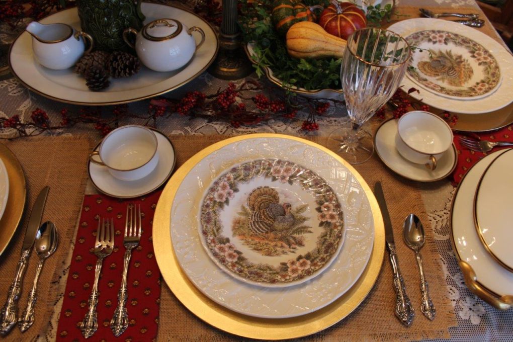 A THANKSGIVING TABLESCAPE - Belle Bleu Interiors