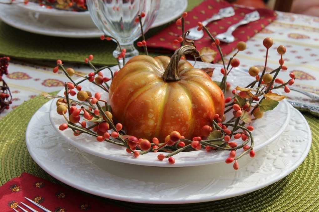 TIPS FOR HOSTING THE PERFECT THANKSGIVING DINNER - Belle Bleu Interiors
