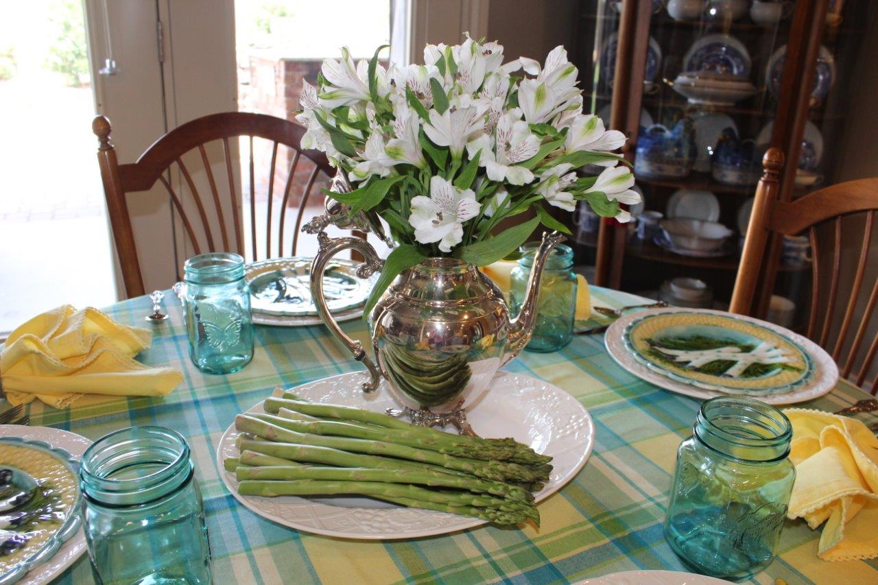 Tablescape Thursday: The French Asparagus Plate - Belle Bleu Interiors