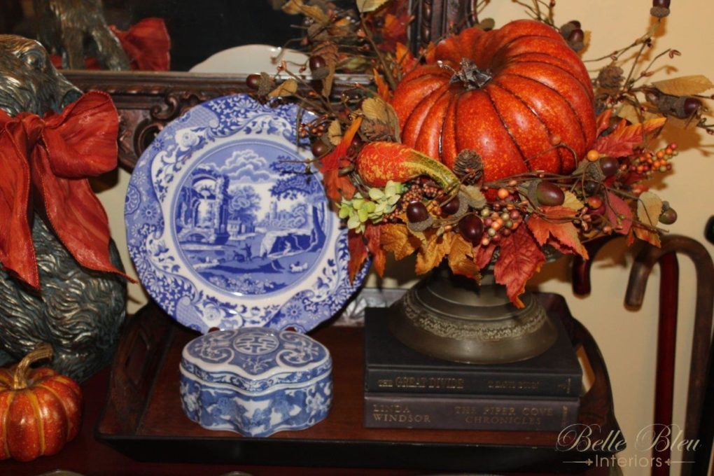 A Simple Fall Vignette - Belle Bleu Interiors