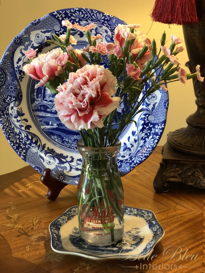 How to Create a Simple Spring Vignette - Belle Bleu Interiors