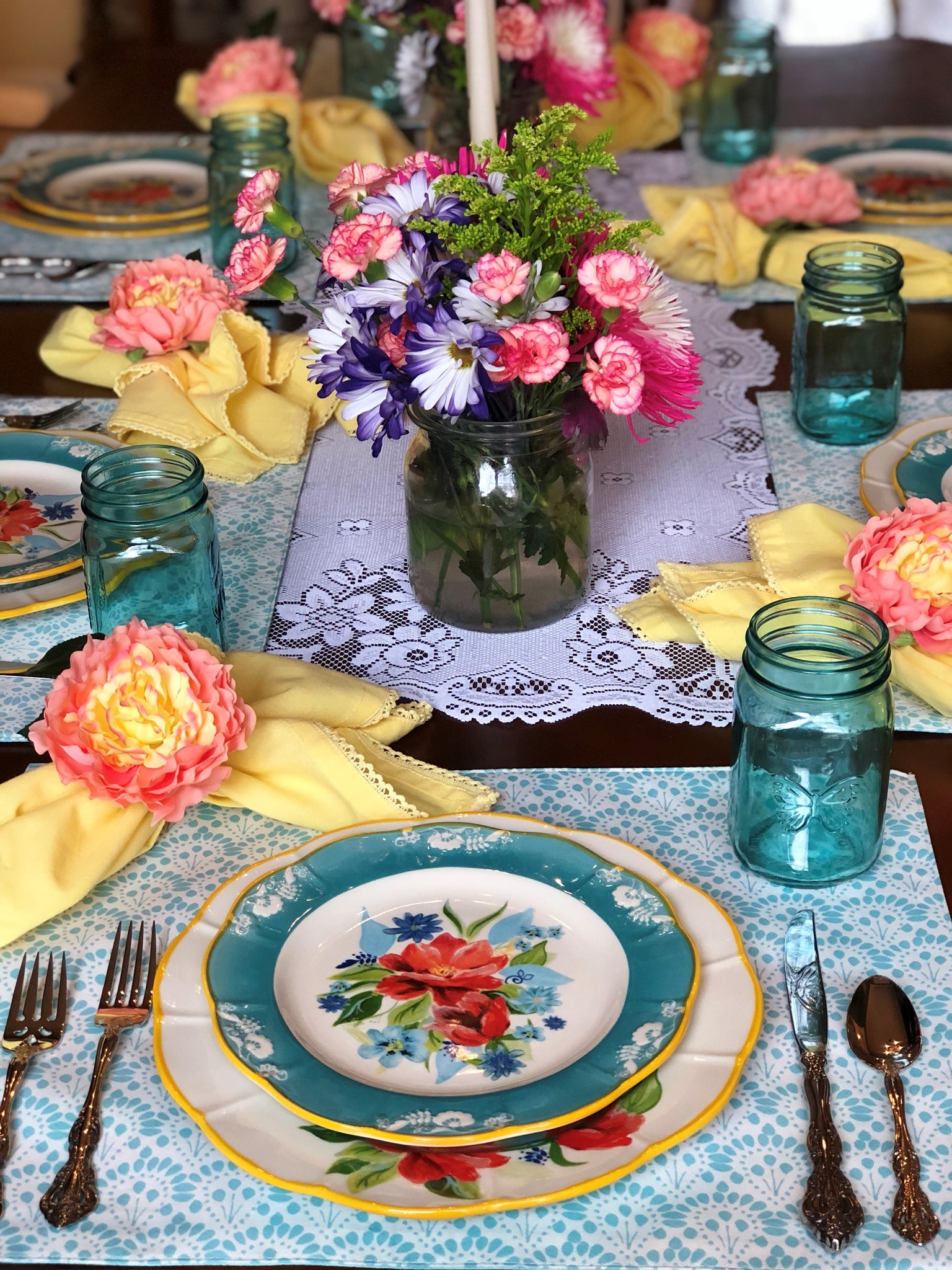 Happenings and a Pretty Spring Table - Belle Bleu Interiors